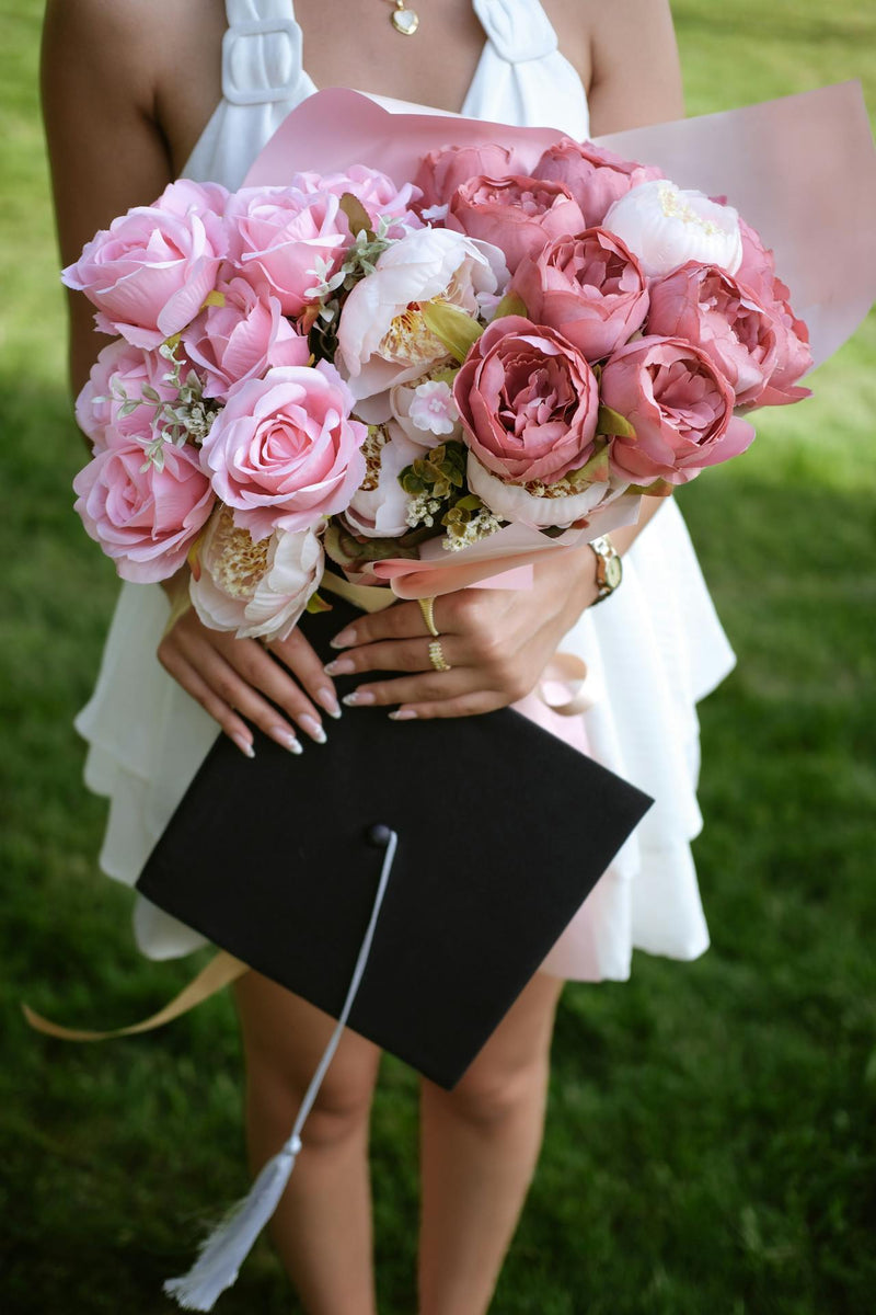 Graduation Bouquet Ideas for Hong Kong Universities – Flowerbee HK ...